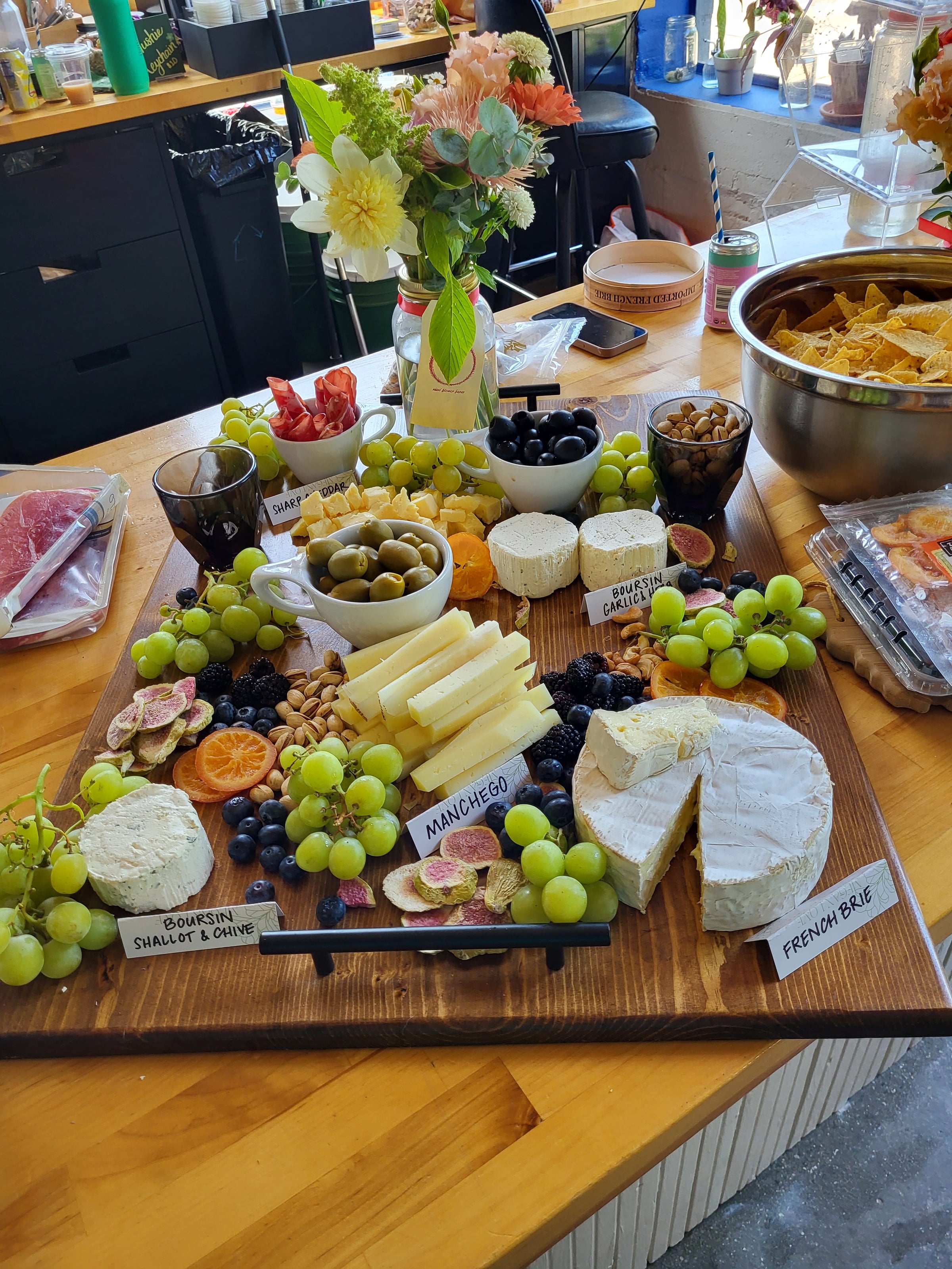 Neighborhood coffee shop | Fiddle Leaf Cafe