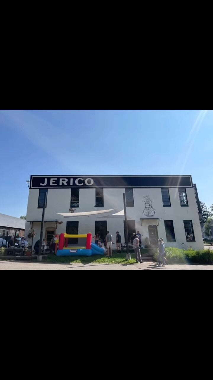 Neighborhood coffee shop | Fiddle Leaf Cafe